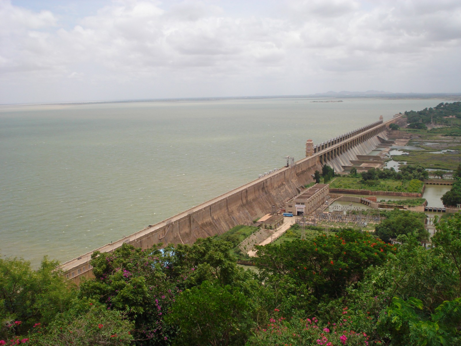 Life as its seen & lived: Tungabhadra Dam